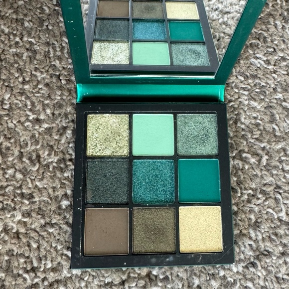 HUDA BEAUTY | Makeup | Huda Beauty Emerald Obsessions Eyeshadow Palette ...